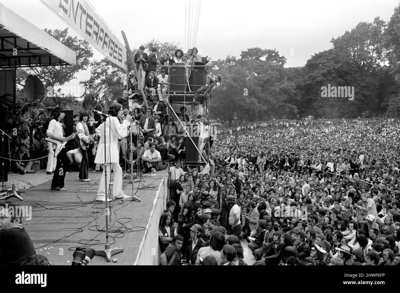 Pop Concert in Hyde Park: The Rolling Stones perform on stage. July ...