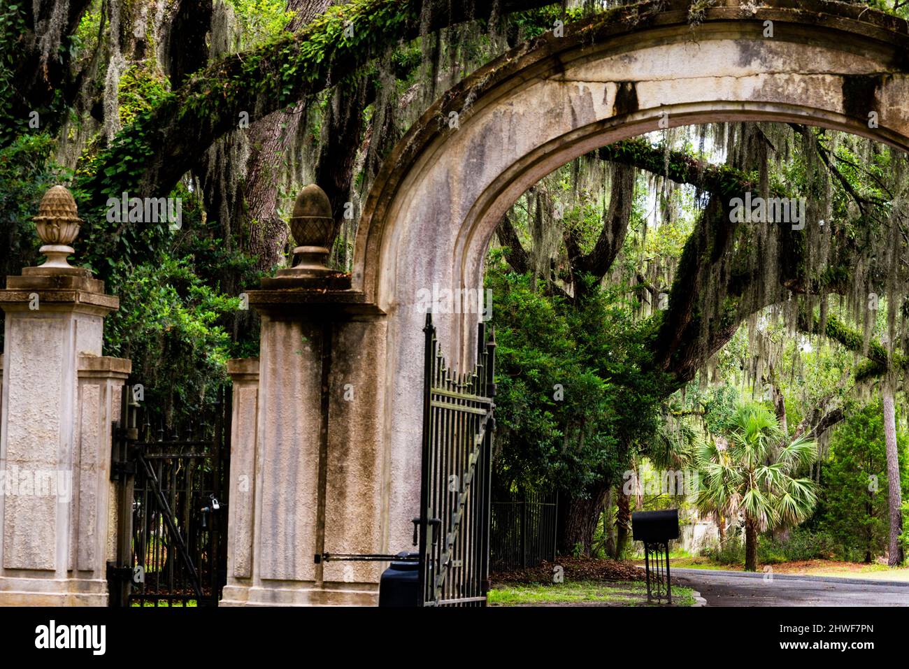 Antebellum gothic revival style hi-res stock photography and images - Alamy