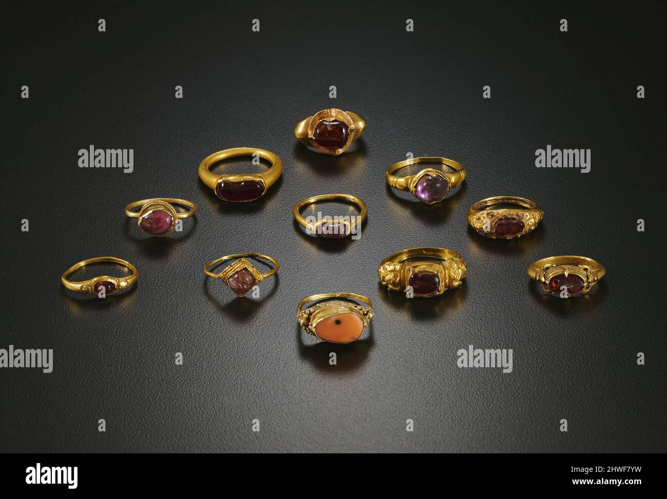 Claw set hi-res stock photography and images - Alamy