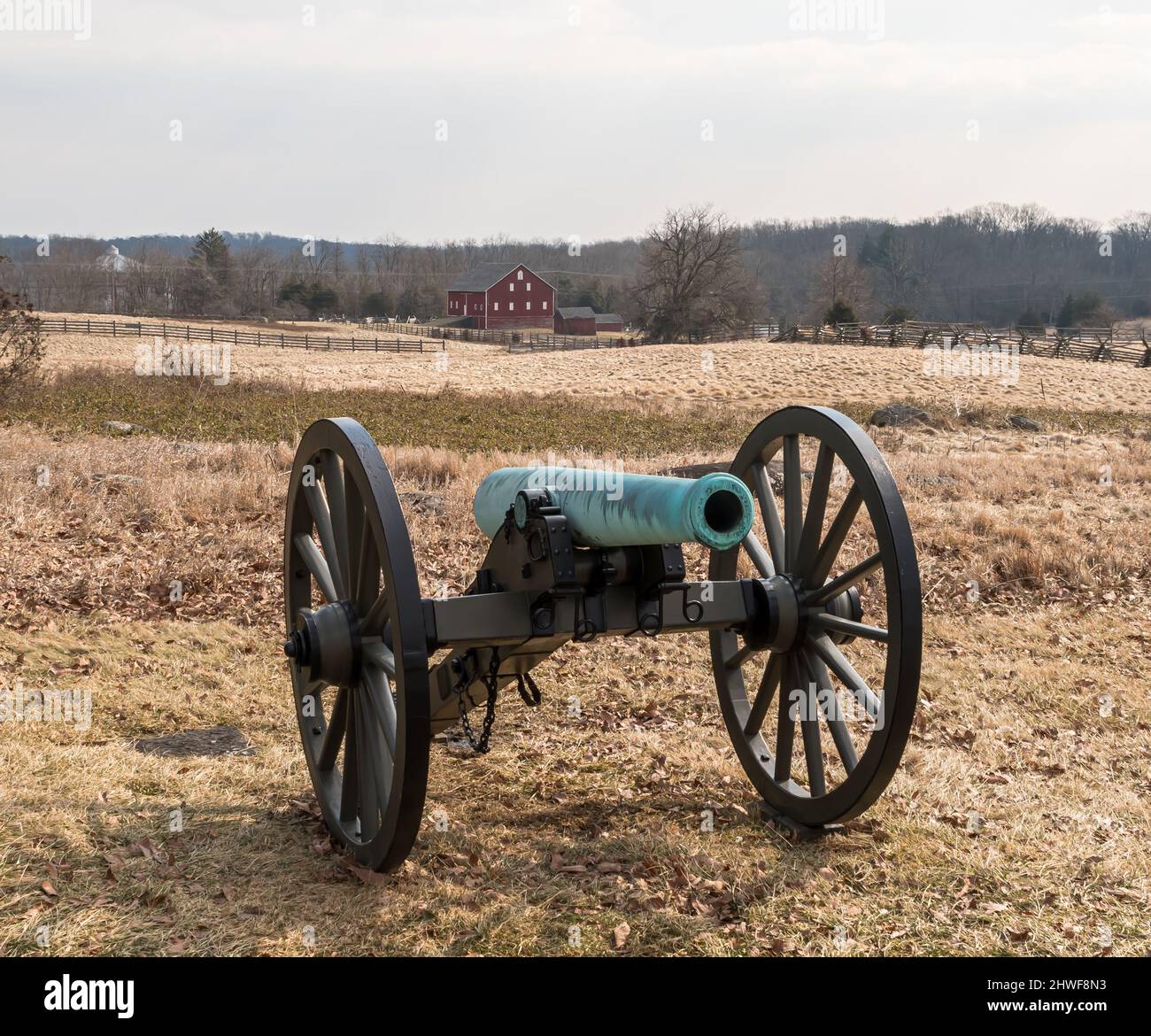 A civil war cannon on the battlefield in the Gettysburg National ...