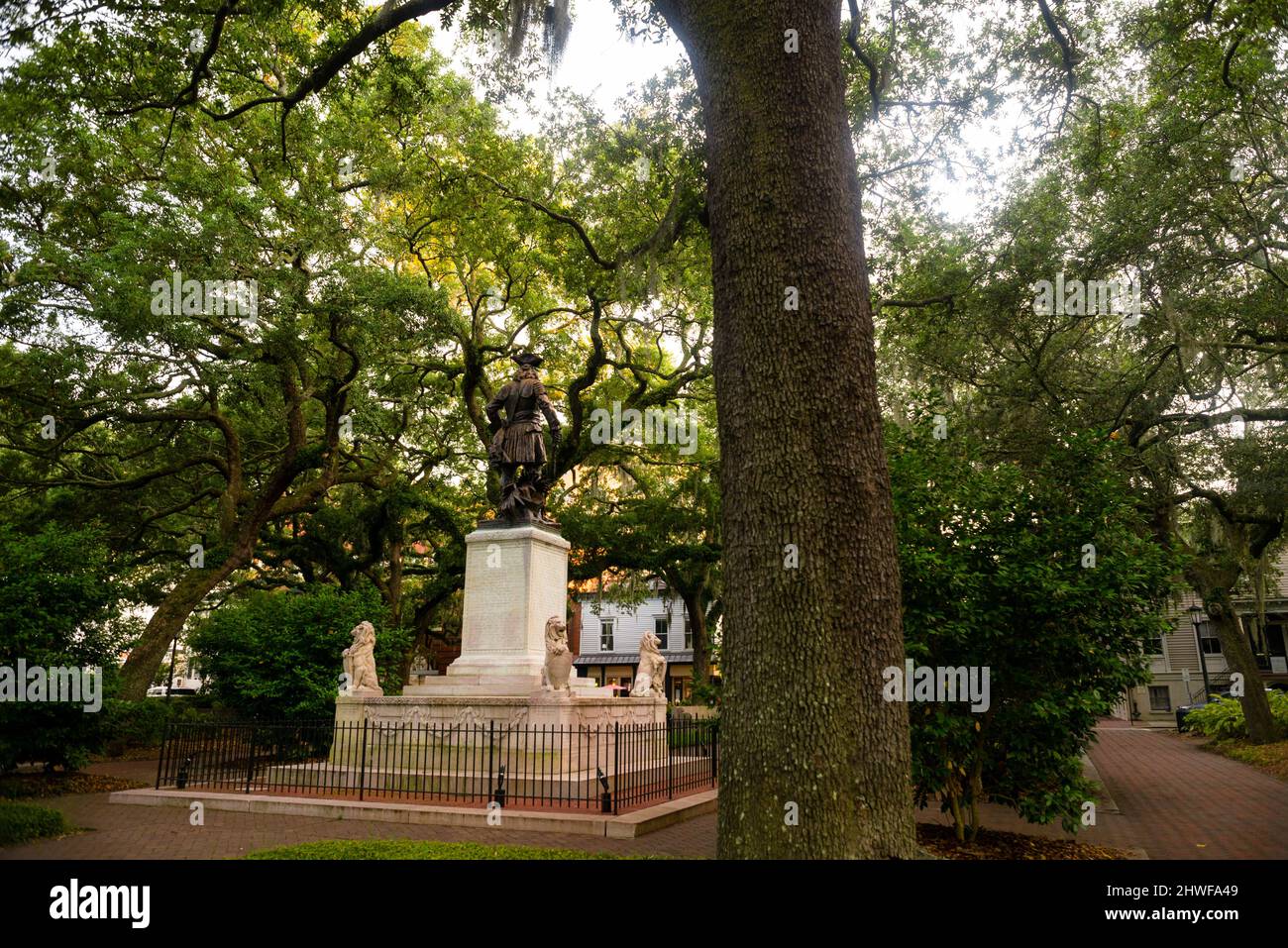 Chippewa Square monument to the founder of Savannah and the colony of ...