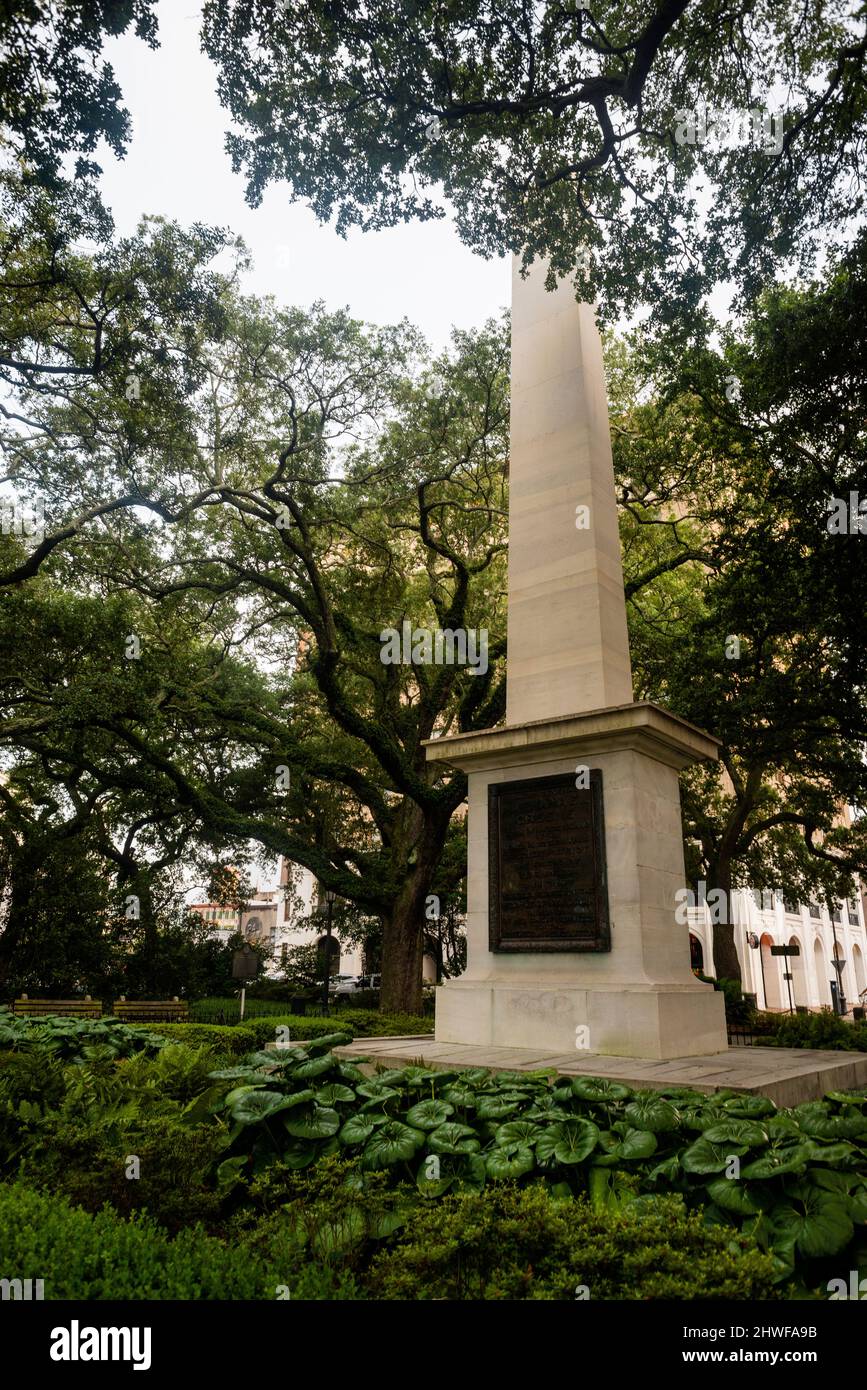 Johnson Square in Savannah, Georgia white obelisk monument to General ...