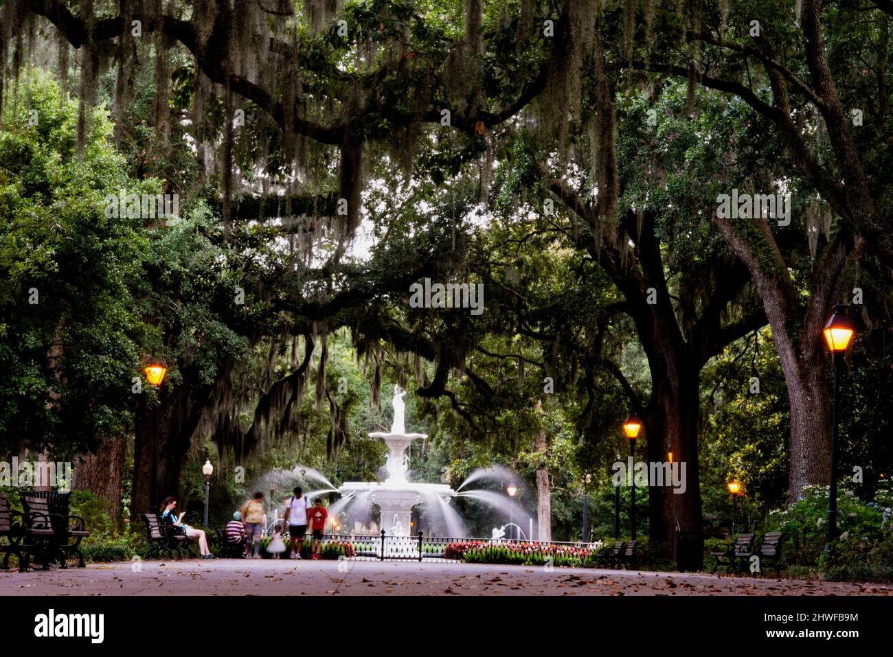 Forsyth park savannah family hi-res stock photography and images - Alamy