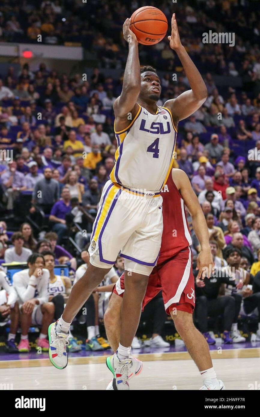 Baton Rouge, LA, USA. 5th Mar, 2022. LSU's Darius Days (4) puts up a ...