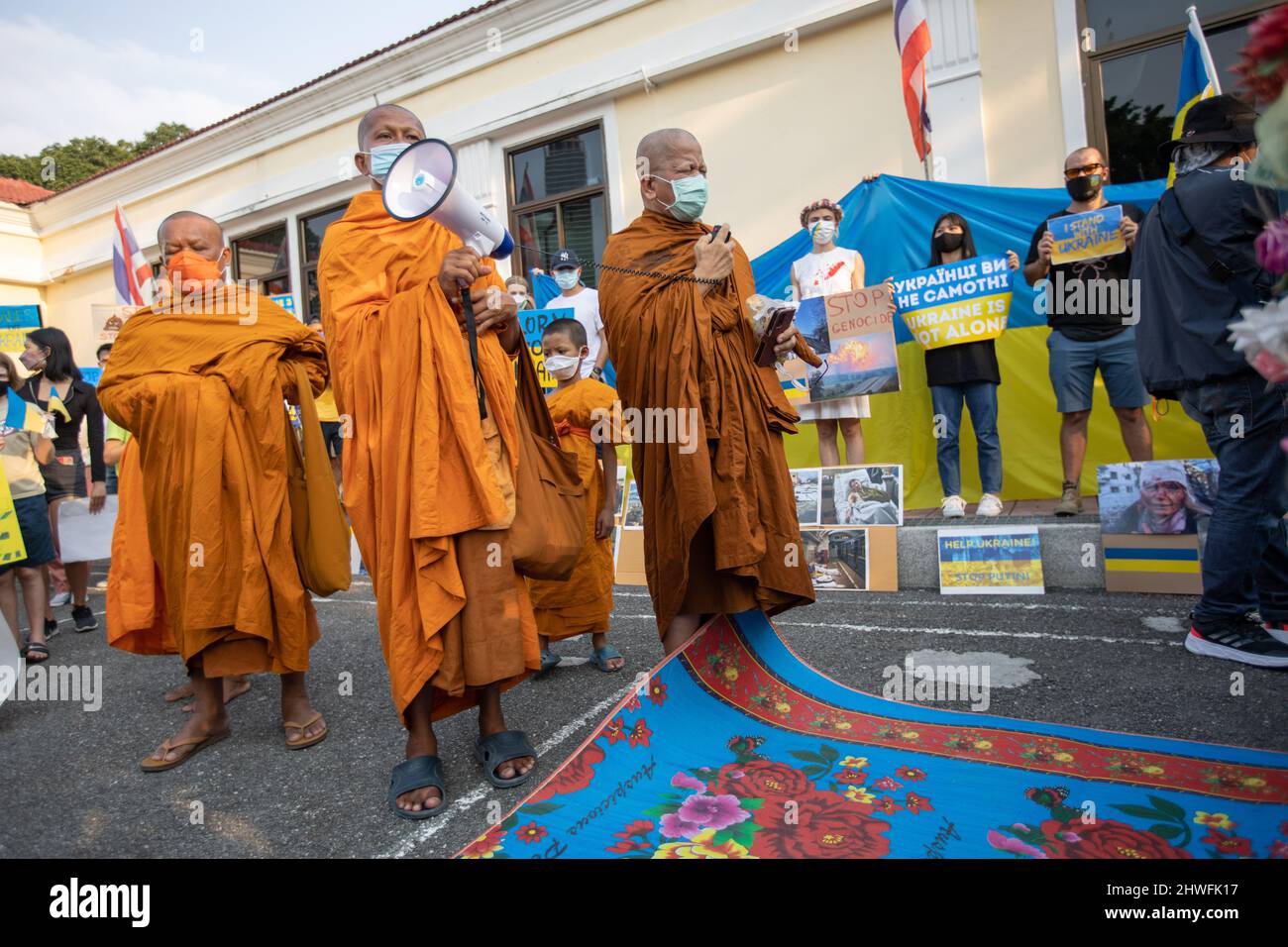 Bangkok, Thailand. 05th Mar, 2022. Monks talk about ongoing conflict in ...
