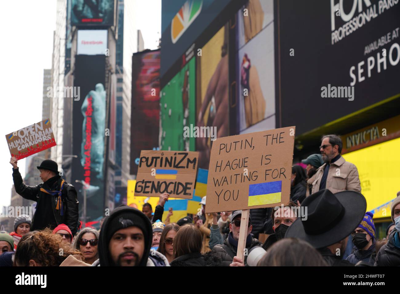 NEW YORK, N.Y. – March 5, 2022: Demonstrators in Times Square protest ...