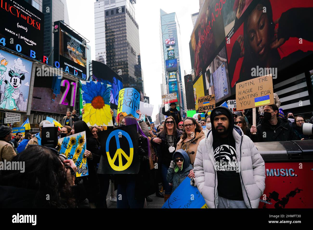 NEW YORK, N.Y. – March 5, 2022: Demonstrators in Times Square protest ...