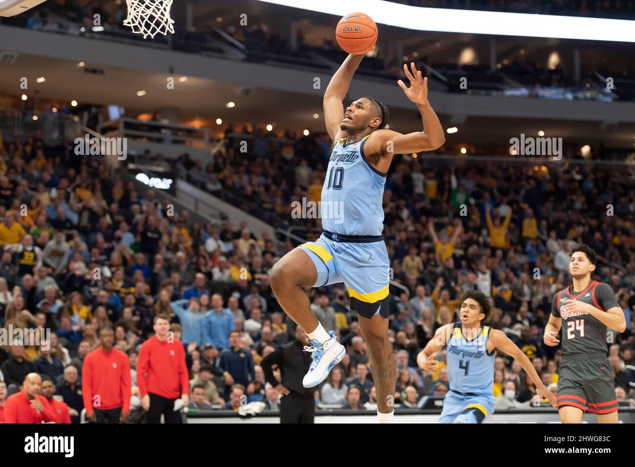 March 5, 2022: Marquette Golden Eagles forward Justin Lewis #10 dunks ...