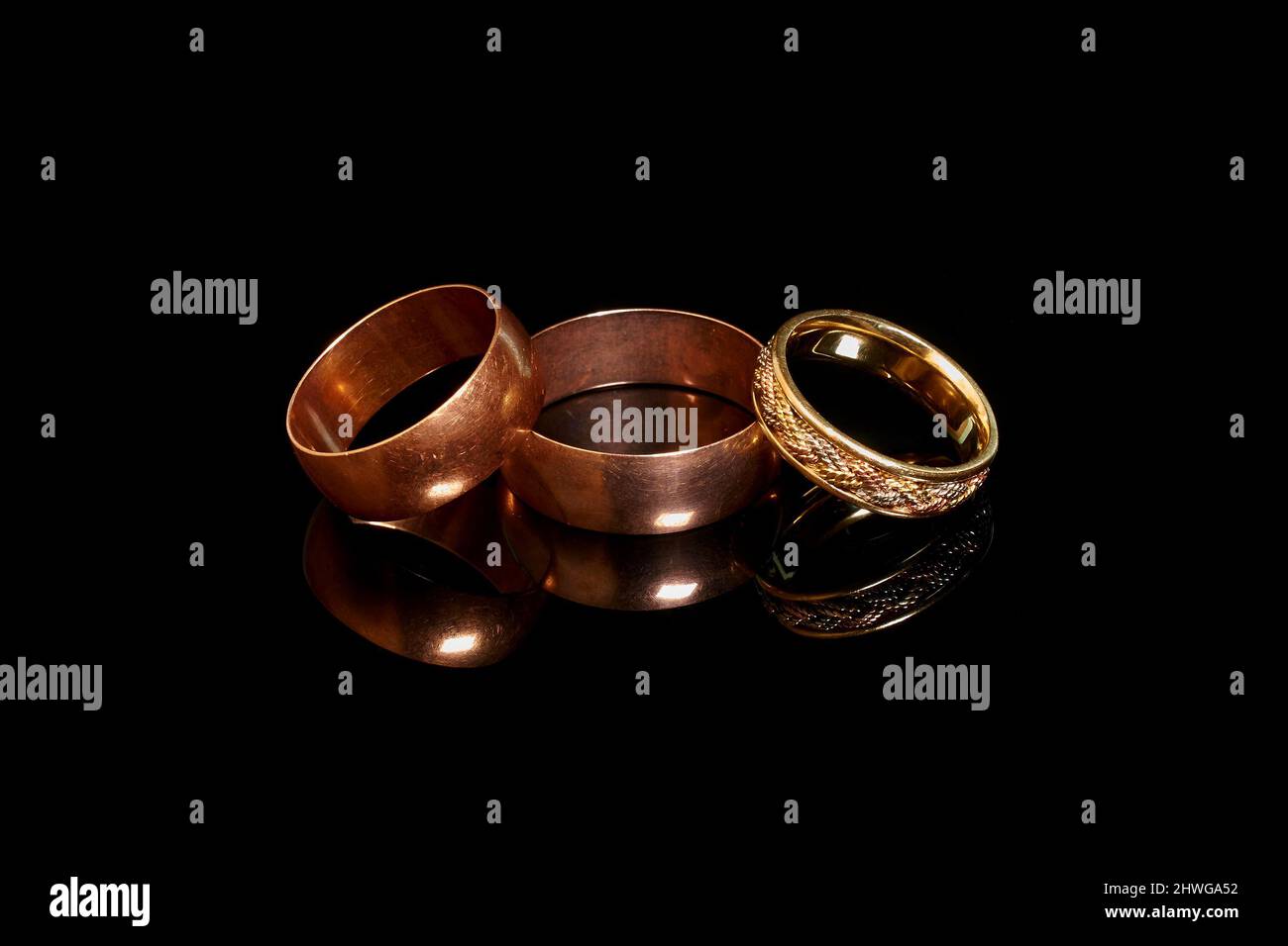 Vintage engagement rings hi-res stock photography and images - Alamy