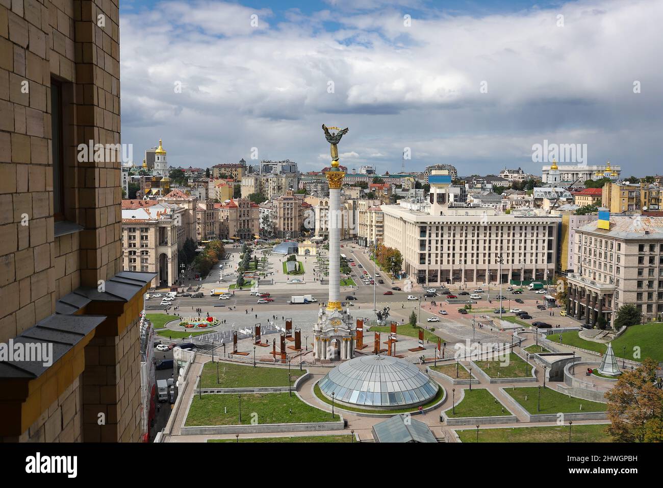 Aerial view kiev maidan independence hi-res stock photography and ...