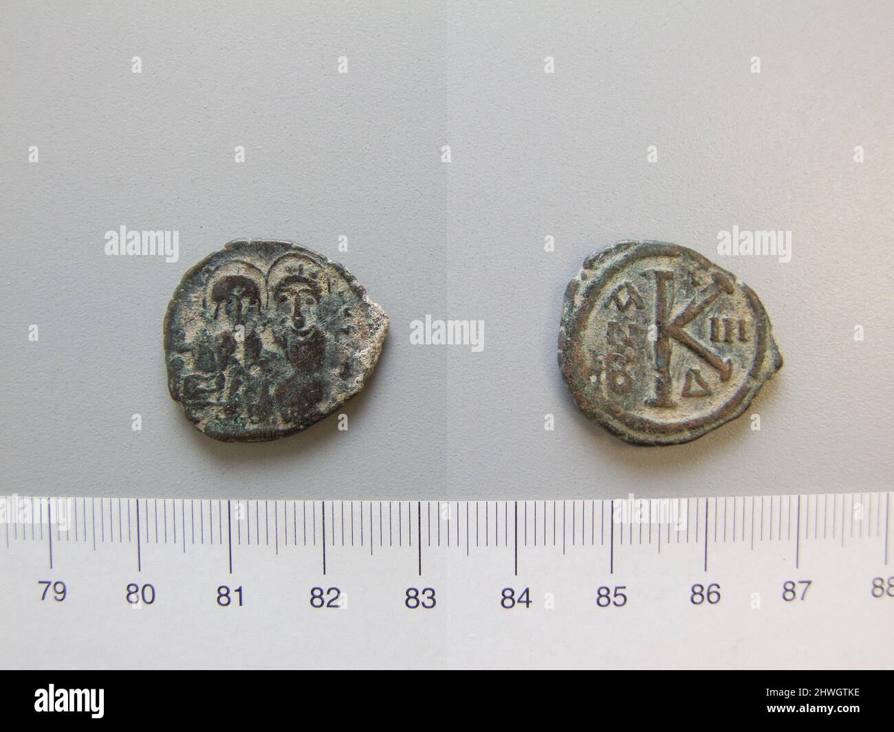 1/2 Follis (20 Nummi) of Justin II, Emperor of Byzantium from ...