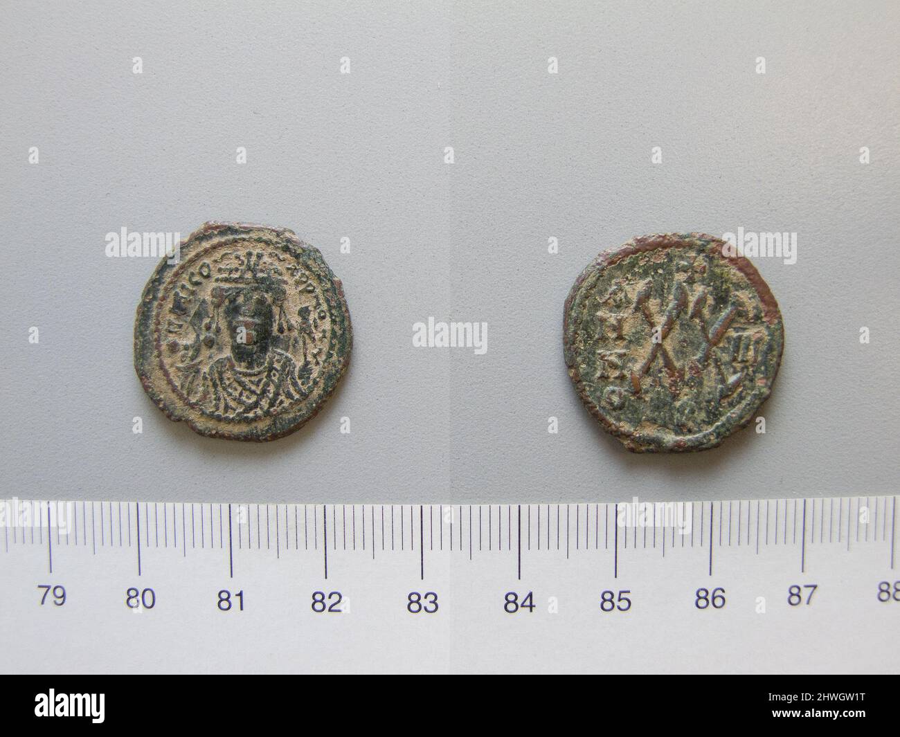 1/2 Follis (20 Nummi) of Tiberius II Constantine, Emperor of the ...