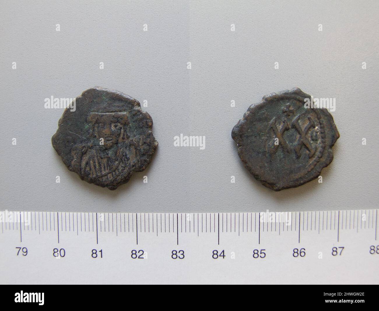 1/2 Follis (20 Nummi) of Tiberius II Constantine, Emperor of the ...