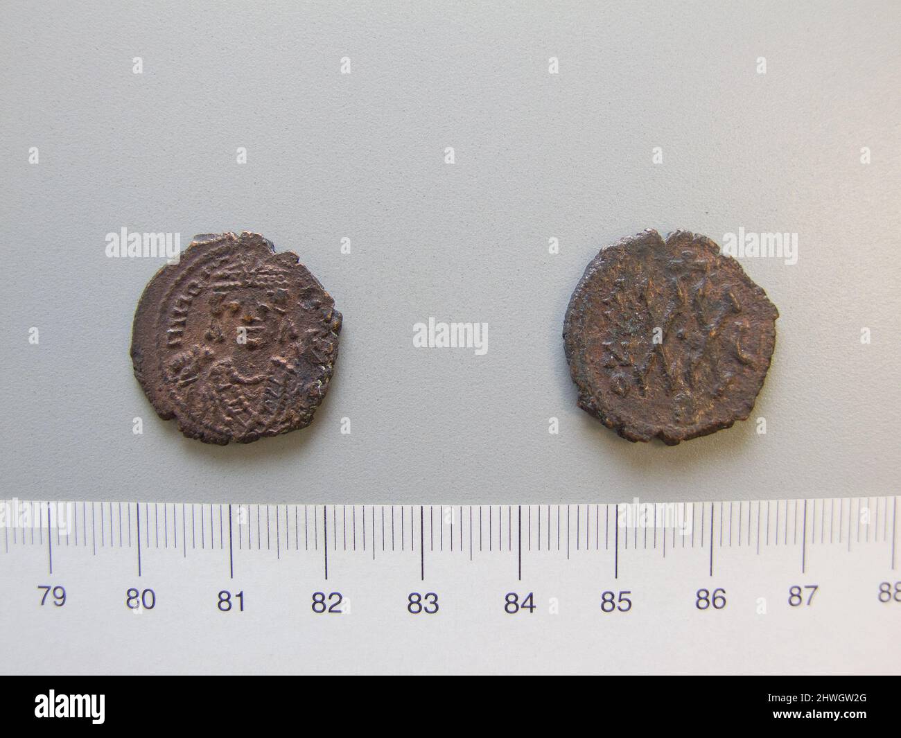 1/2 Follis (20 Nummi) of Tiberius II Constantine, Emperor of the ...