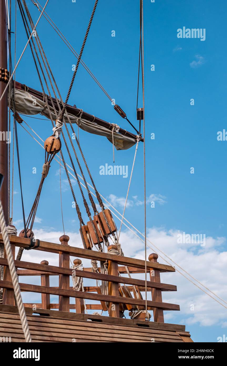 Old sailing wooden blocks rigging hi-res stock photography and images ...