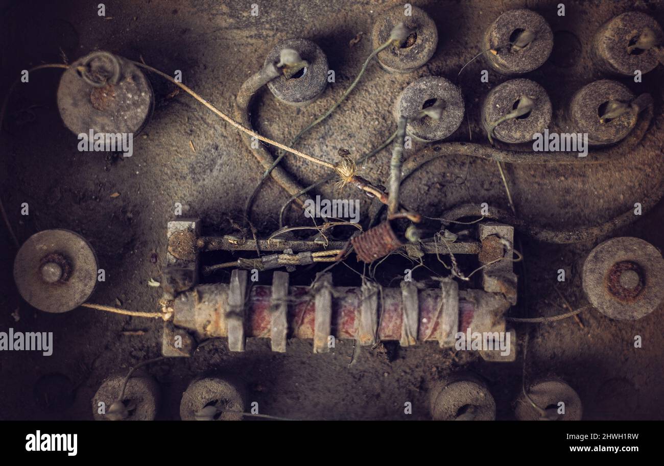 vintage dusty old radio device Stock Photo - Alamy