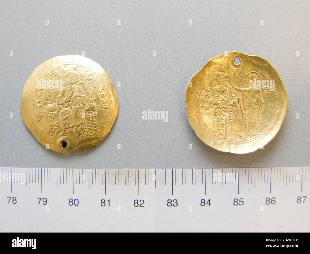 Hyperpyron of John II Komnenos from Constantinople. Ruler: John II ...