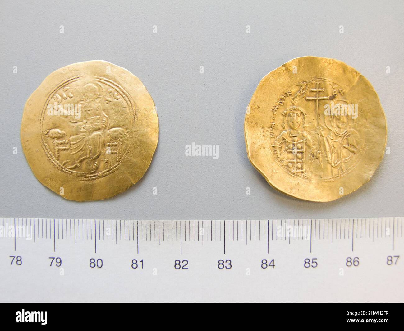 Hyperpyron of John II Komnenos from Constantinople. Ruler: John II ...