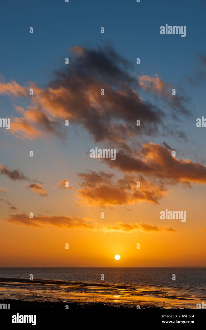 Sunset over the Bristol channel Stock Photo - Alamy