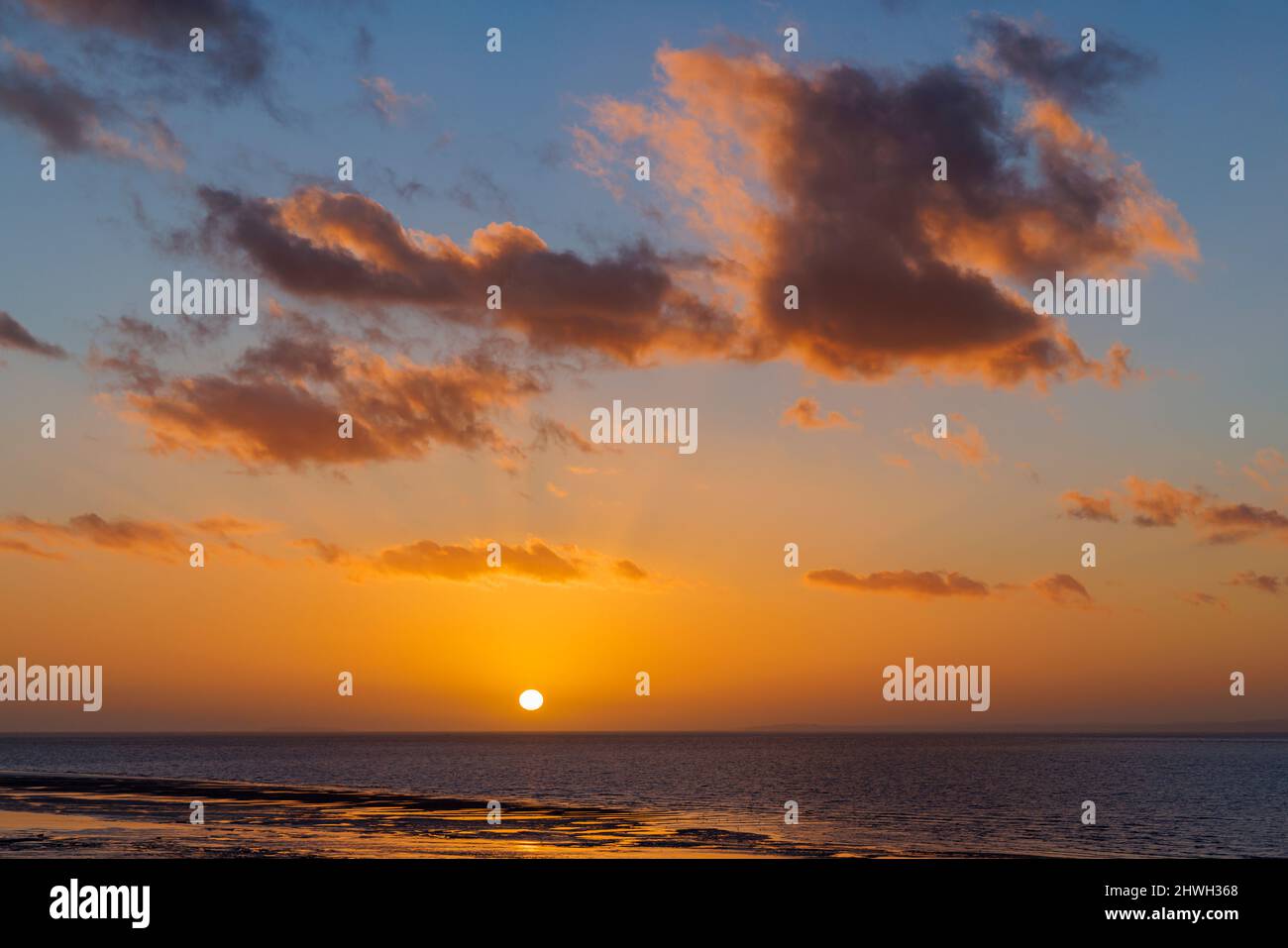 Sunset over the Bristol channel Stock Photo - Alamy