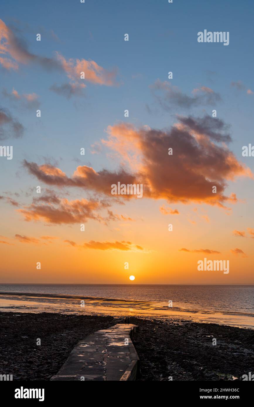 Sunset over the Bristol channel Stock Photo - Alamy