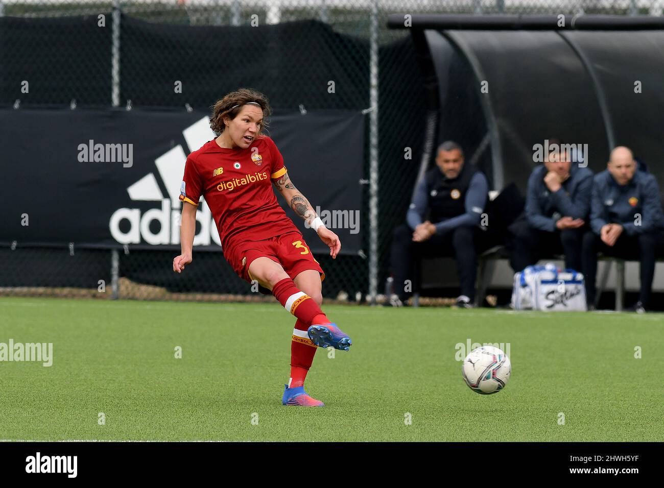 Elena Linari of AS Roma Women in action during the 2021/2022 Serie A ...