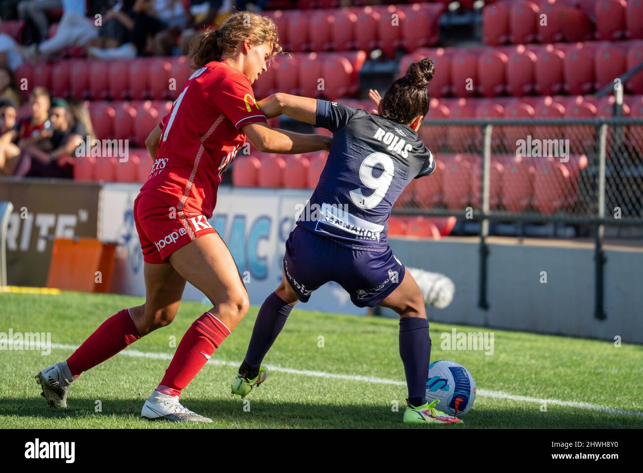 Llamas rojas hi-res stock photography and images - Alamy