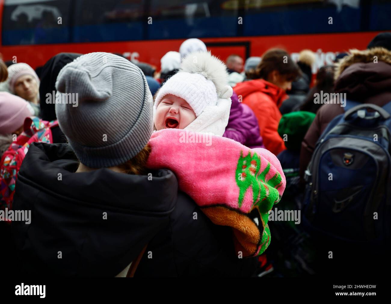 War child crying hi-res stock photography and images - Alamy