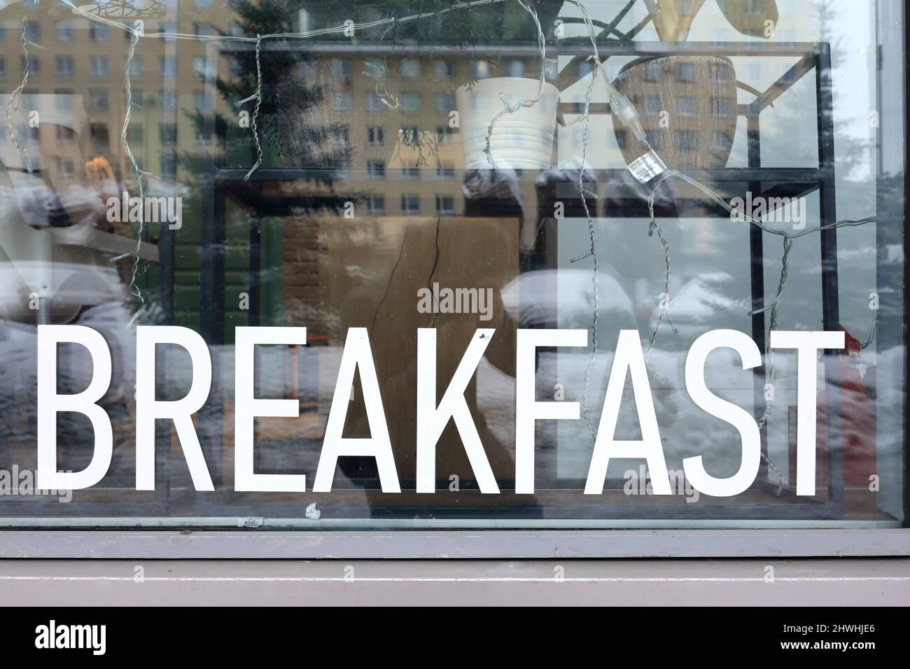 View of breakfast sign on window of restaurant Stock Photo - Alamy