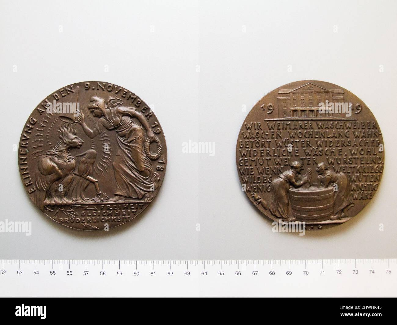 Medal Commemorating the 9th of November 1918 - the abdication of the ...