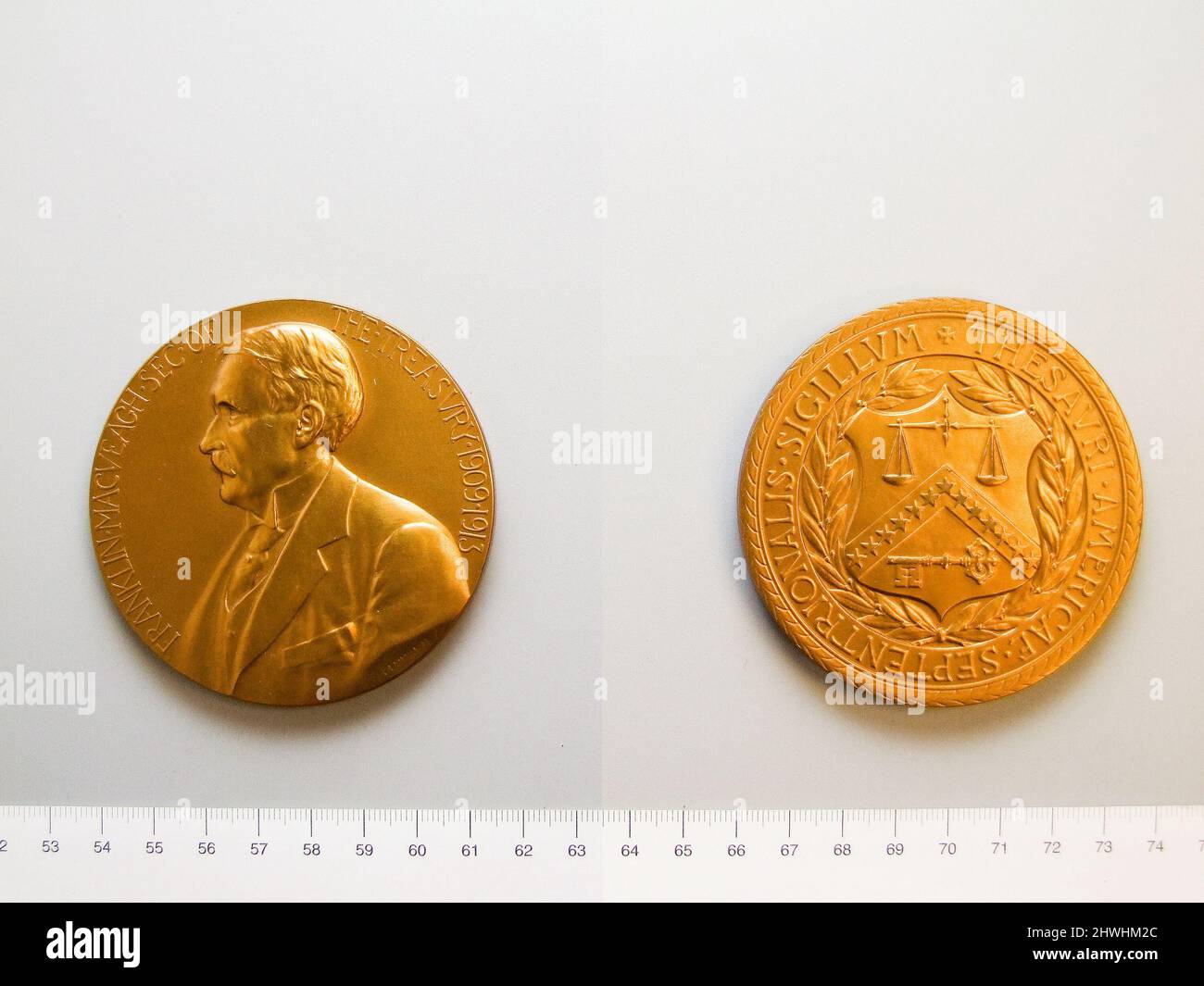 Barber 1934 hi-res stock photography and images - Alamy