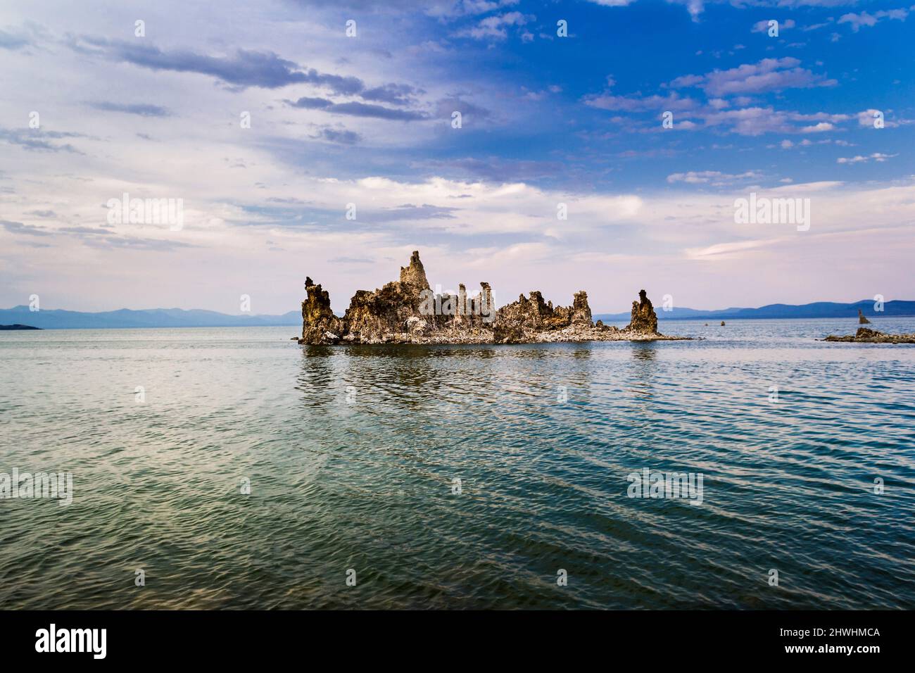 Mono azul marino hi-res stock photography and images - Alamy