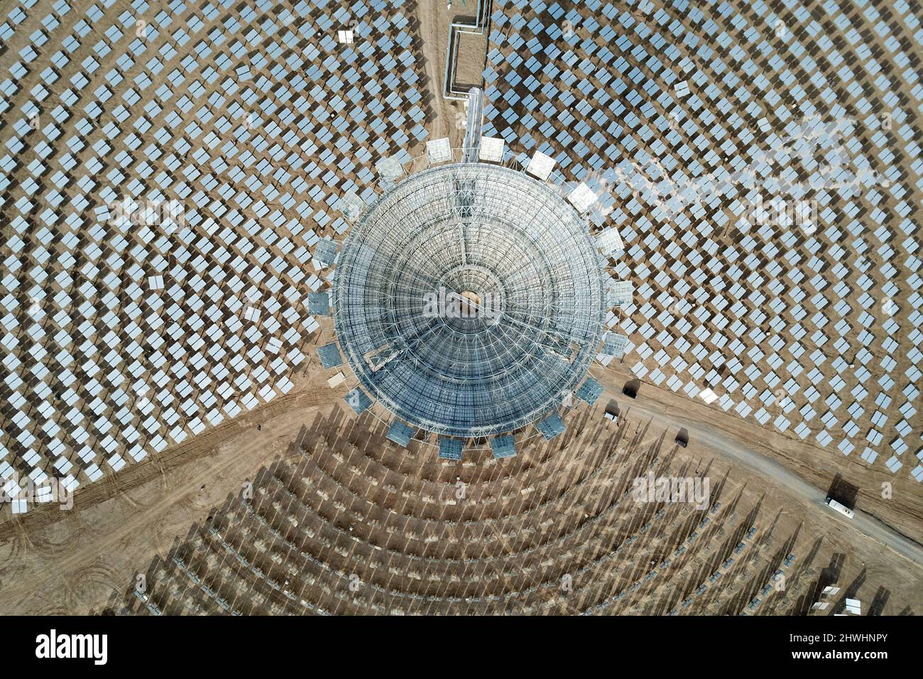 China molten salt solar hi-res stock photography and images - Alamy