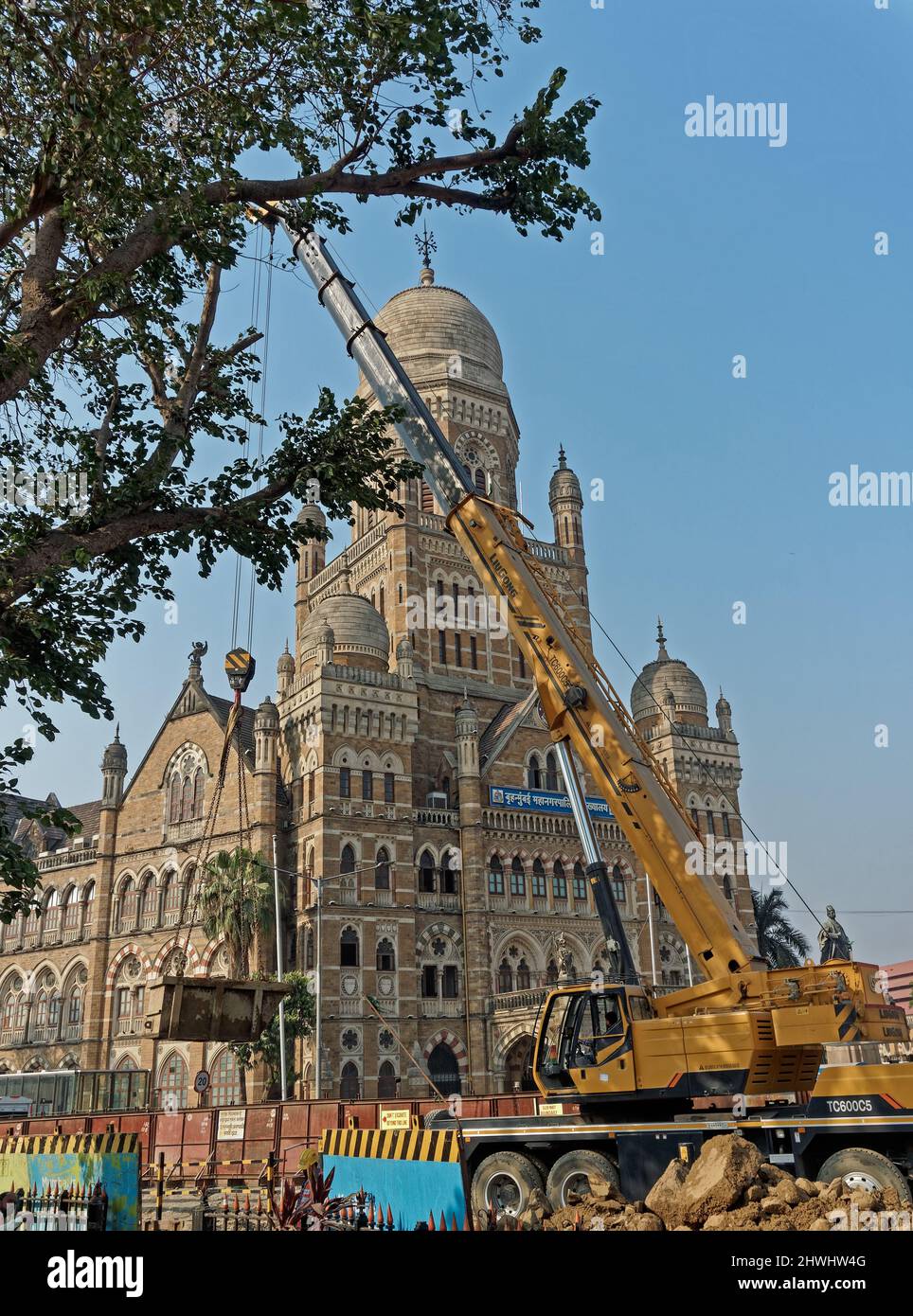 03 03 2022 Construction Cranes Working On Underground Mumbai: CSMT ...
