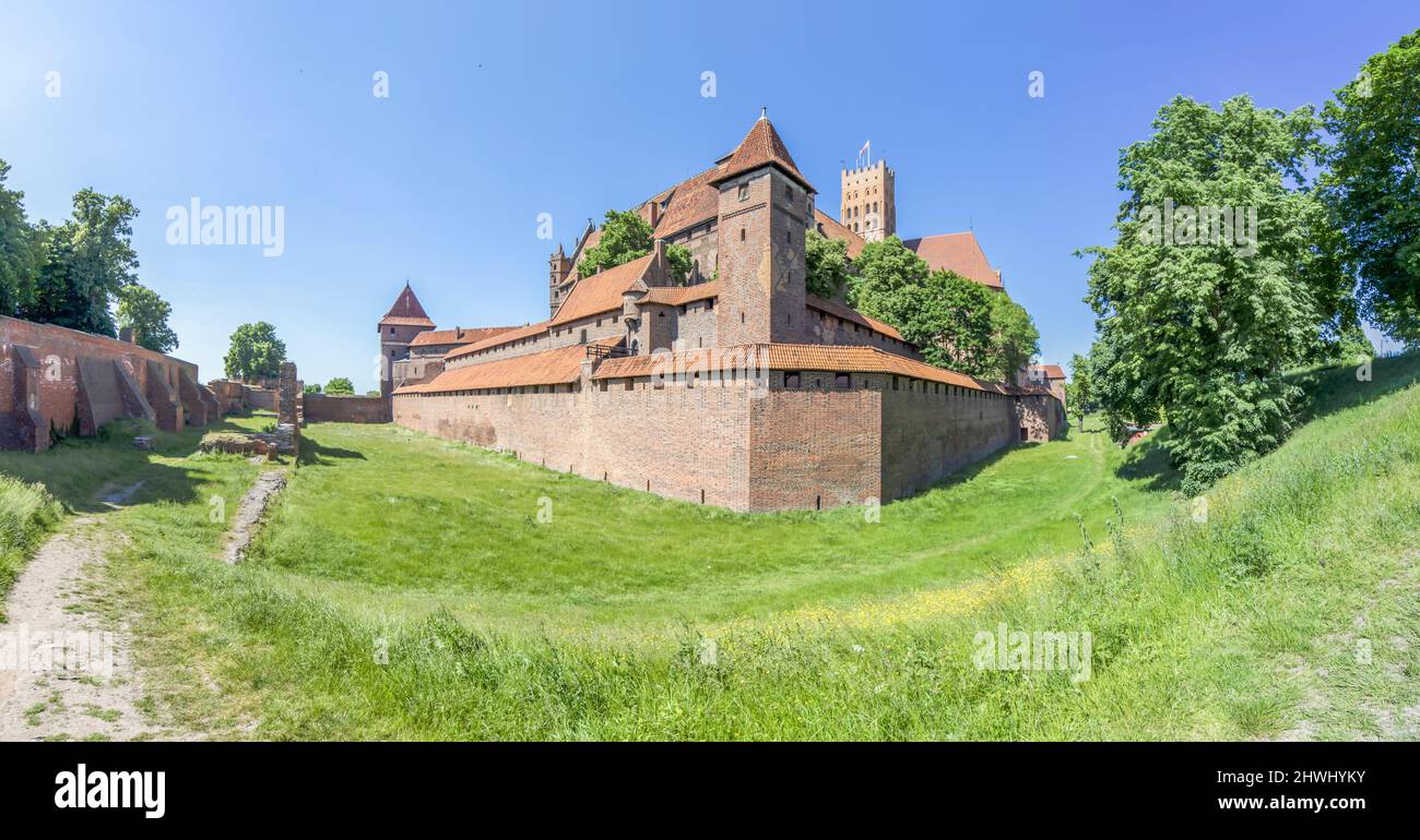 Largest castle in the world by land area, and a Unesco World Heritage ...