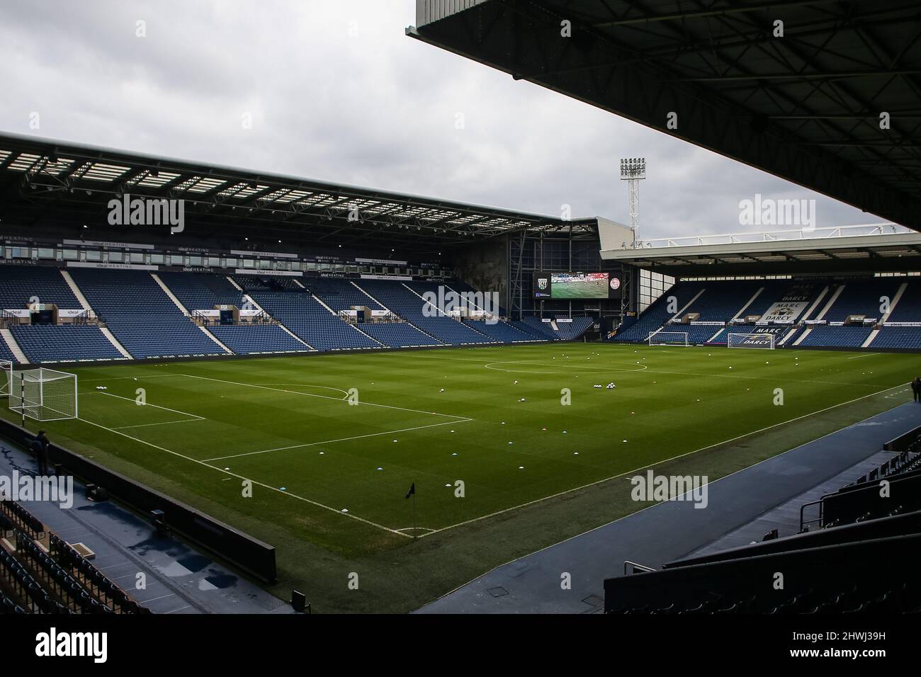 Hawthorns stadium hi-res stock photography and images - Alamy