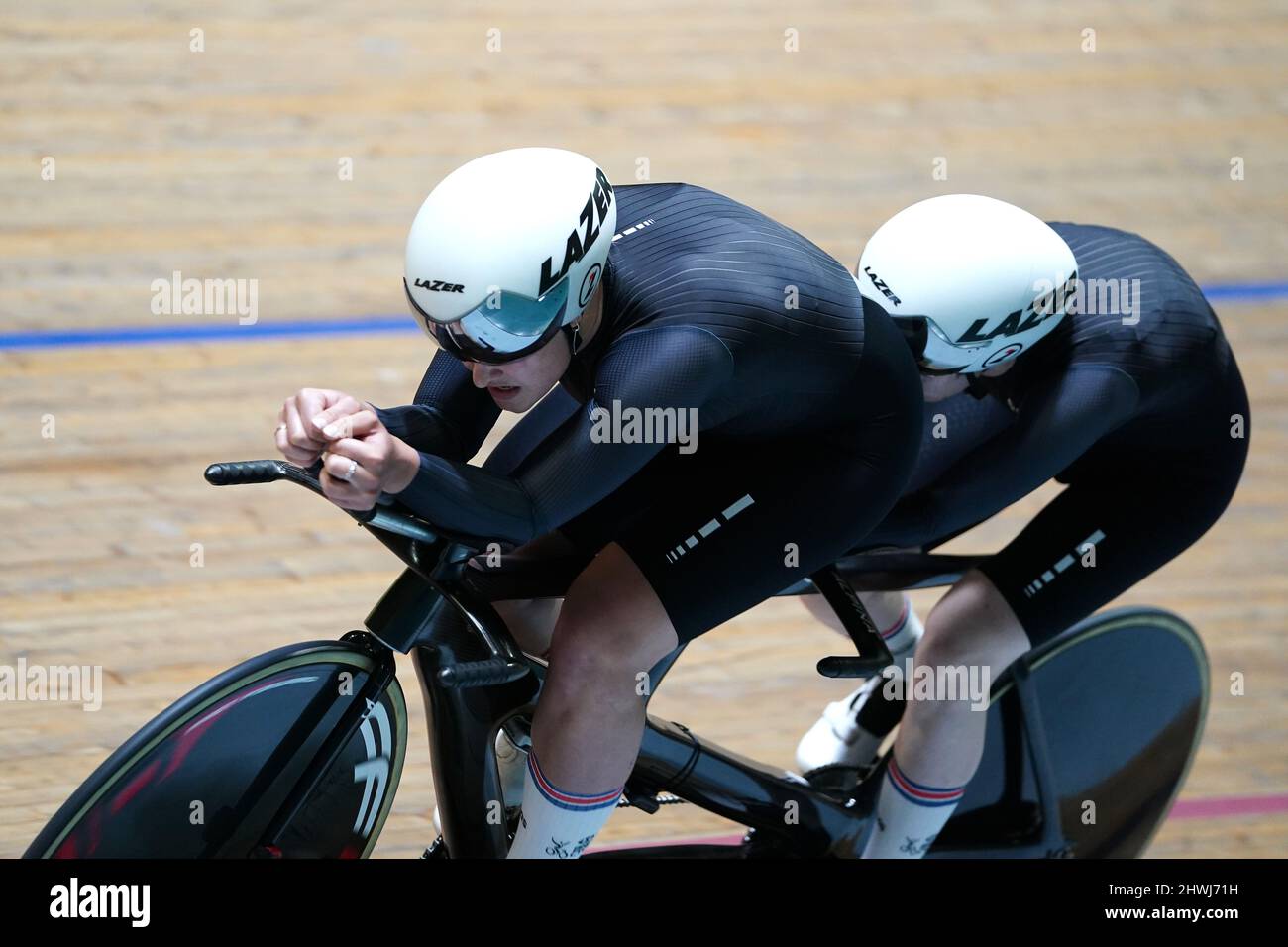 Sophie Unwin piloted by Jenny Holl winning Silver in the Women’s Tandem ...