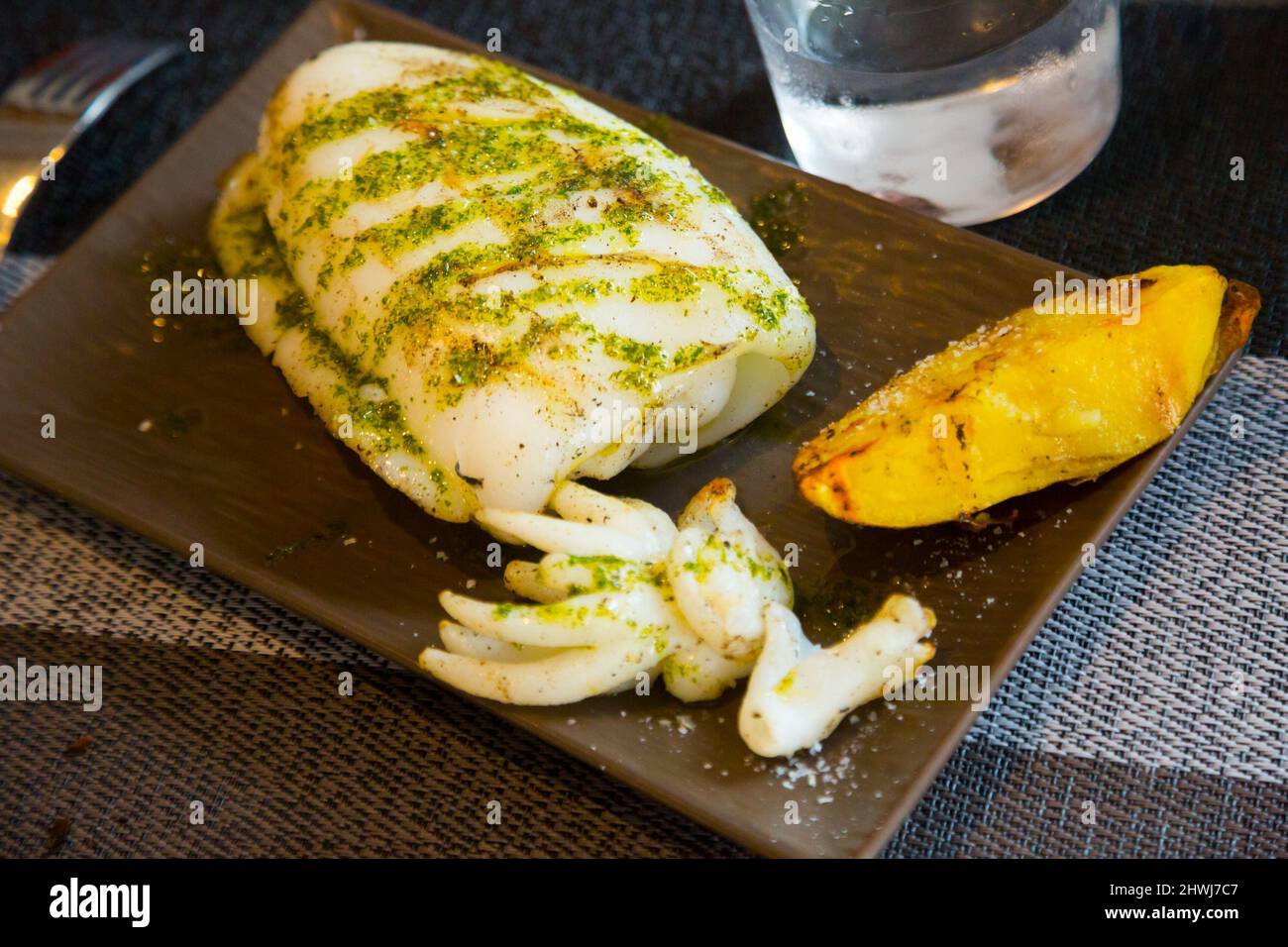 Oven baked lobster hi-res stock photography and images - Alamy