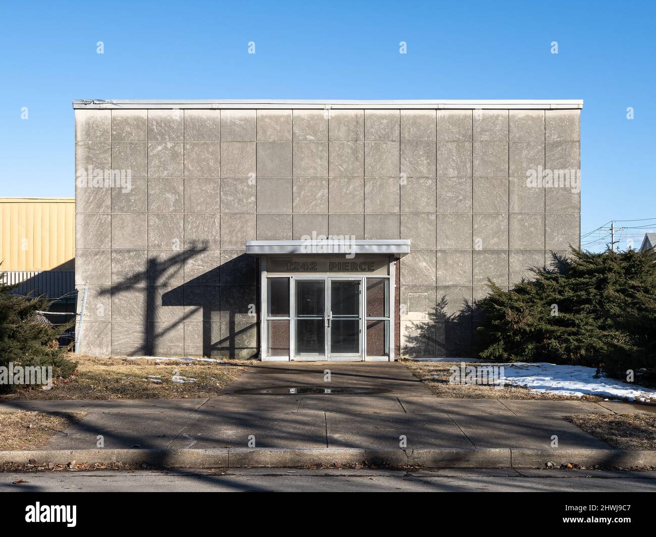 Commercial industrial building hi-res stock photography and images - Alamy
