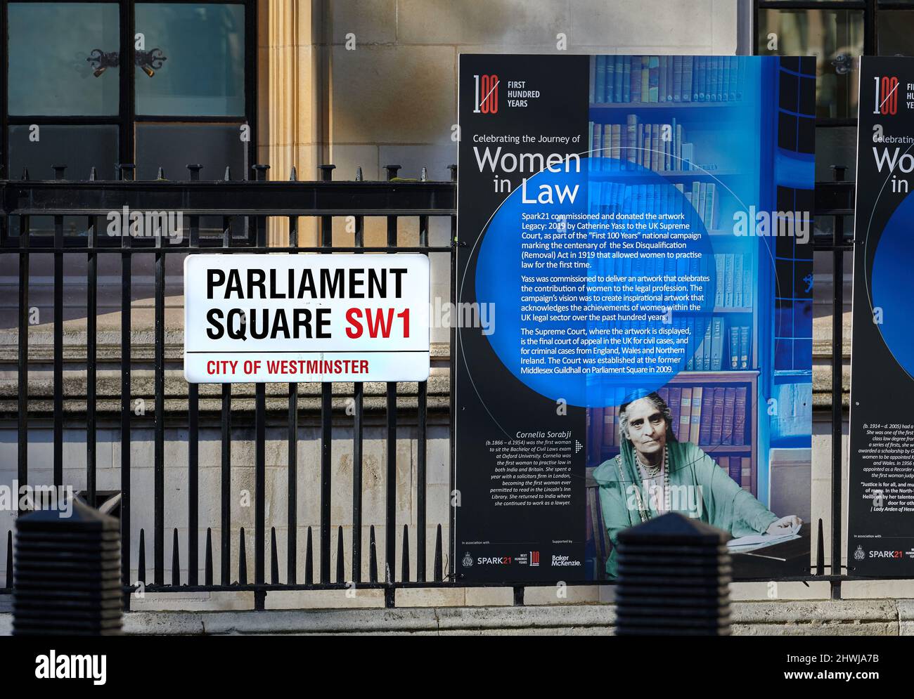 Parliament square london sign hi-res stock photography and images - Alamy