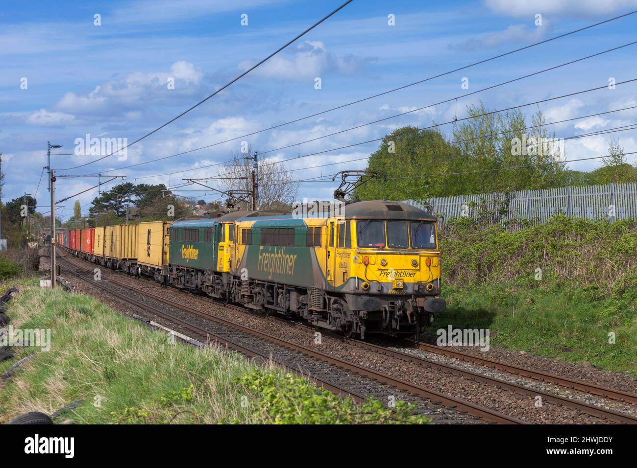 2 Freightliner class 86 electric locomotives 86622 + 86607 with an ...