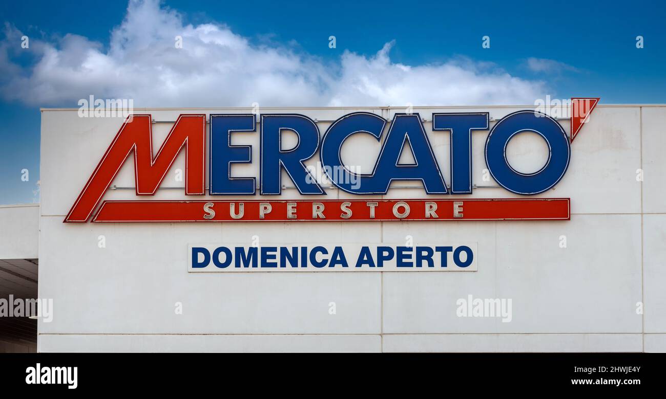 Famila logo hi-res stock photography and images - Alamy