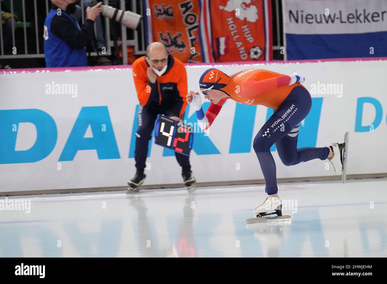 HAMAR, NORWAY - MARCH 6: Merel Conijn of the Netherlands competing in ...