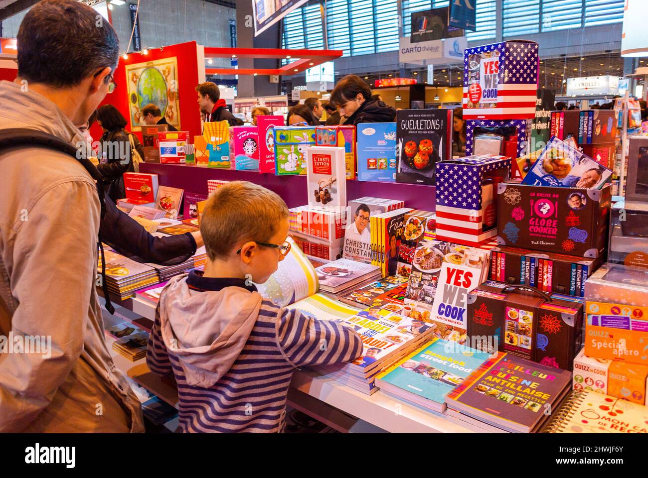 Exposition livre hi-res stock photography and images - Alamy