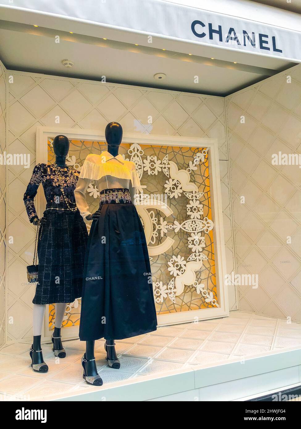 Chanel shop front windows hi-res stock photography and images - Alamy