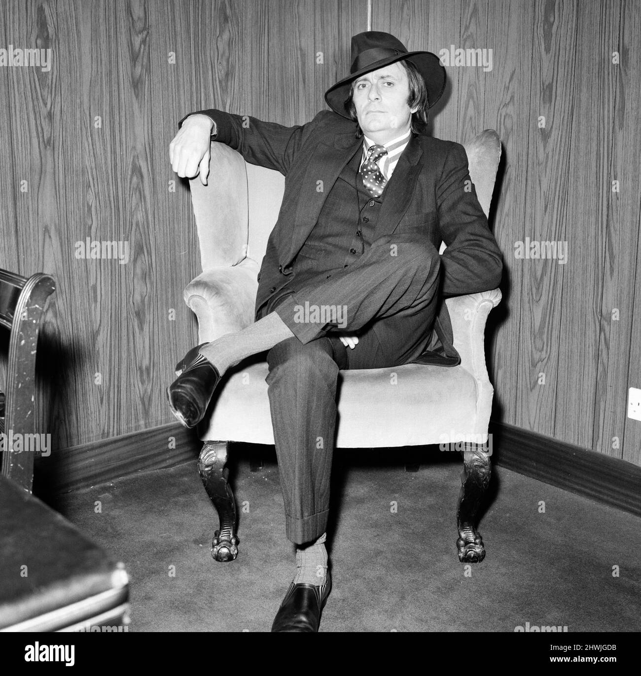 Barry humphries 1970s hi-res stock photography and images - Alamy