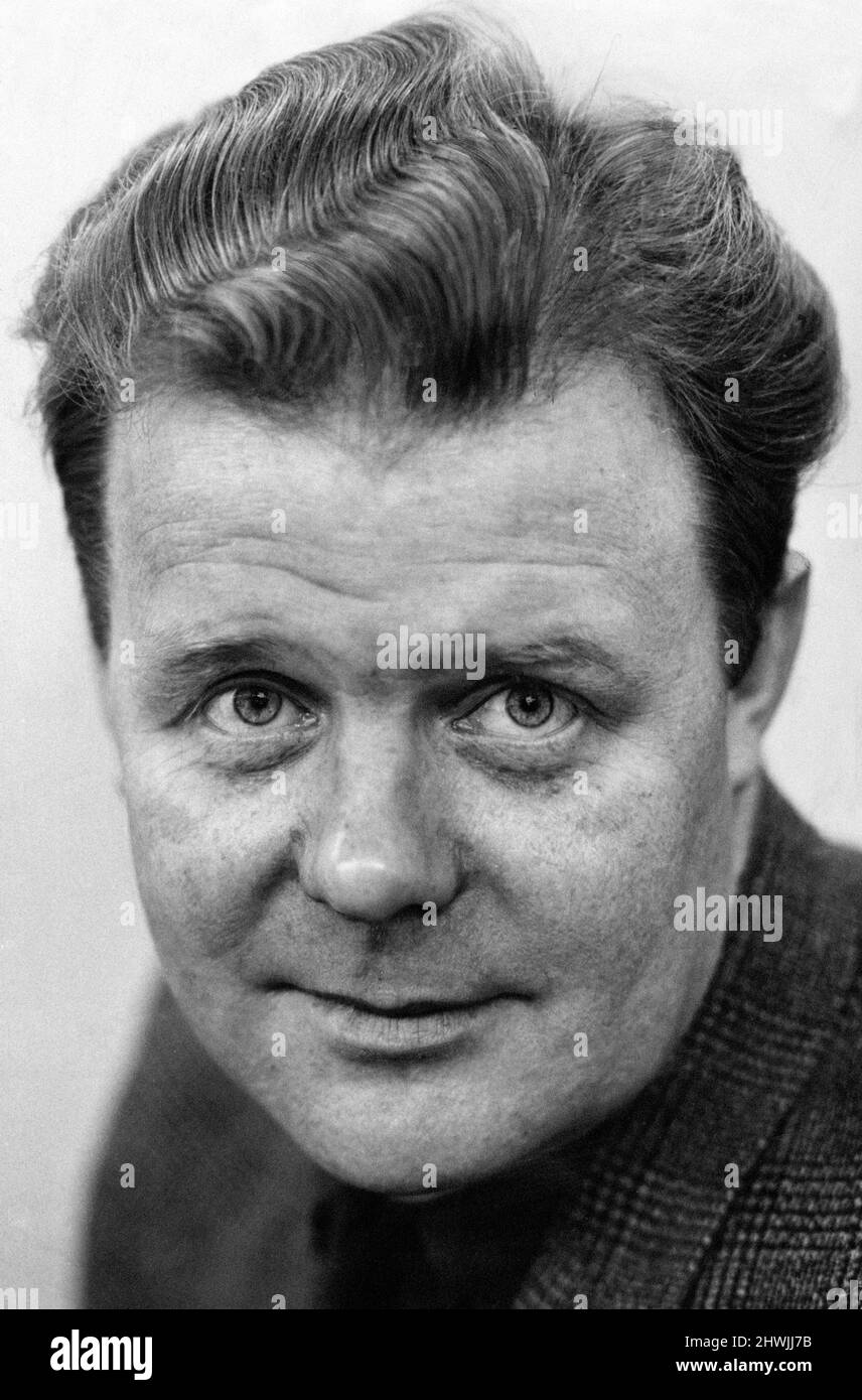 Sunday mirror 1971 hi-res stock photography and images - Alamy