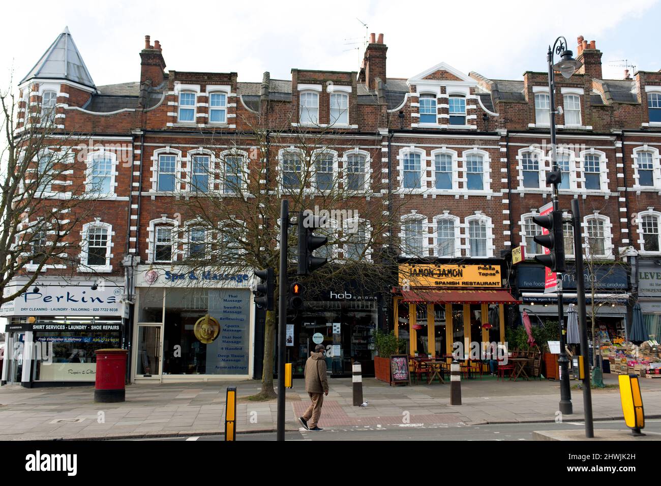 London high street hi-res stock photography and images - Alamy