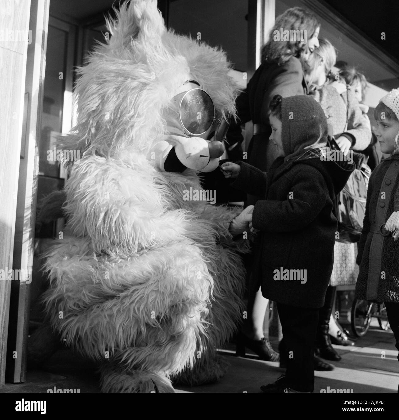 Seven foot hi-res stock photography and images - Alamy