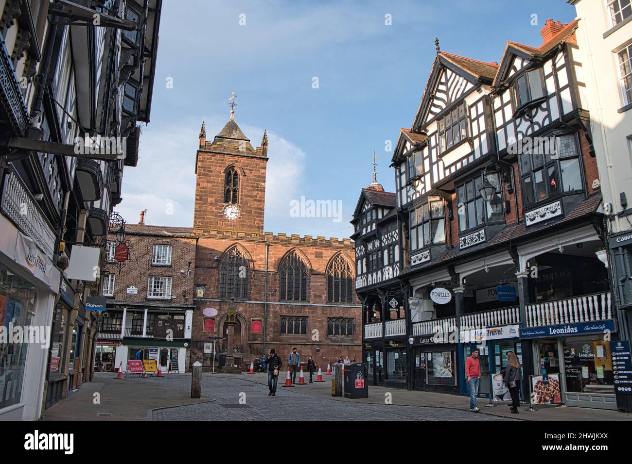 High street chester england hi-res stock photography and images - Alamy